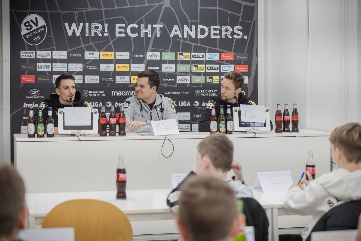 Kinder-Pressekonferenz mit Sebastian Stolze und Tim Knipping