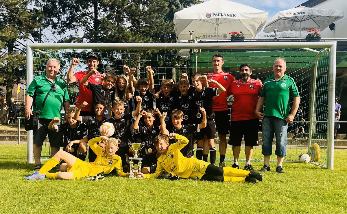 Saisonauftakt: Neu formierte U12 startet mit Turniersieg in Rot